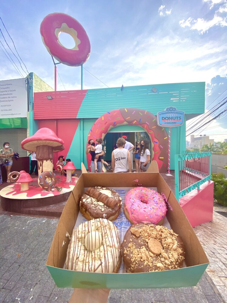 Grande São Paulo ganha a maior loja temática de donuts do Brasil. Veja imagens